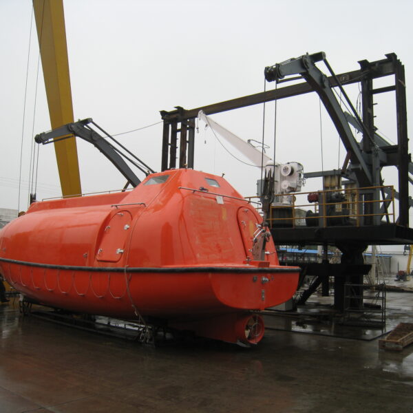 GRAVITY KNUCKLE BEAM TYPE DAVIT